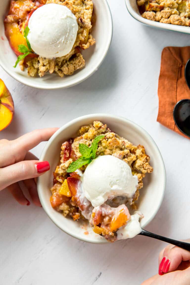 Peach Crumble - Spoonful of Flavor