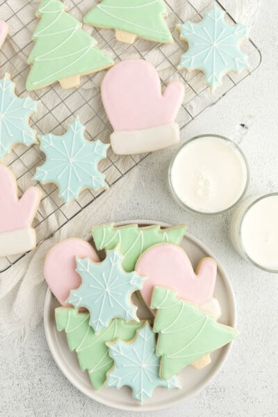 How to Decorate Cookies with Royal Icing - Spoonful of Flavor